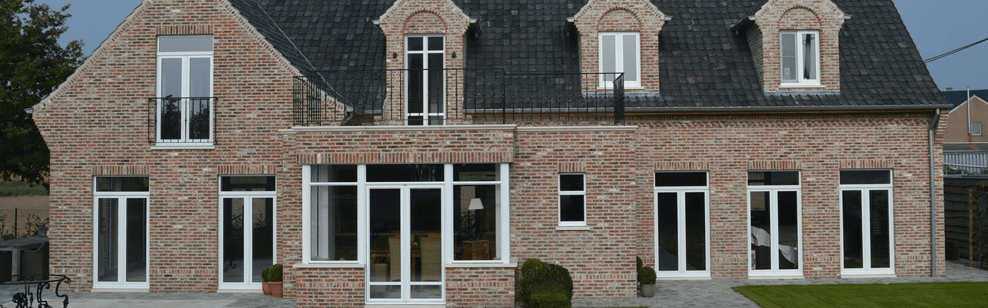 Upgrade uw woning met onze ramen en deuren in Oostende